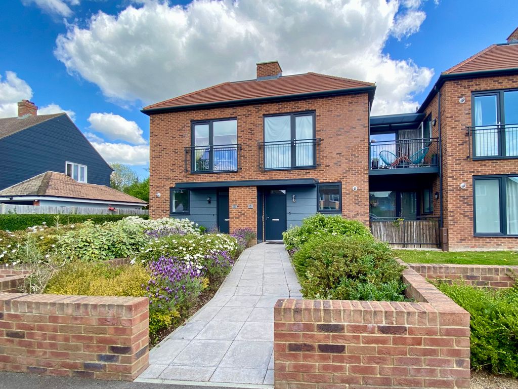 2 Bed Terraced House For Sale In Woodfield Park Road Emsworth Po10
