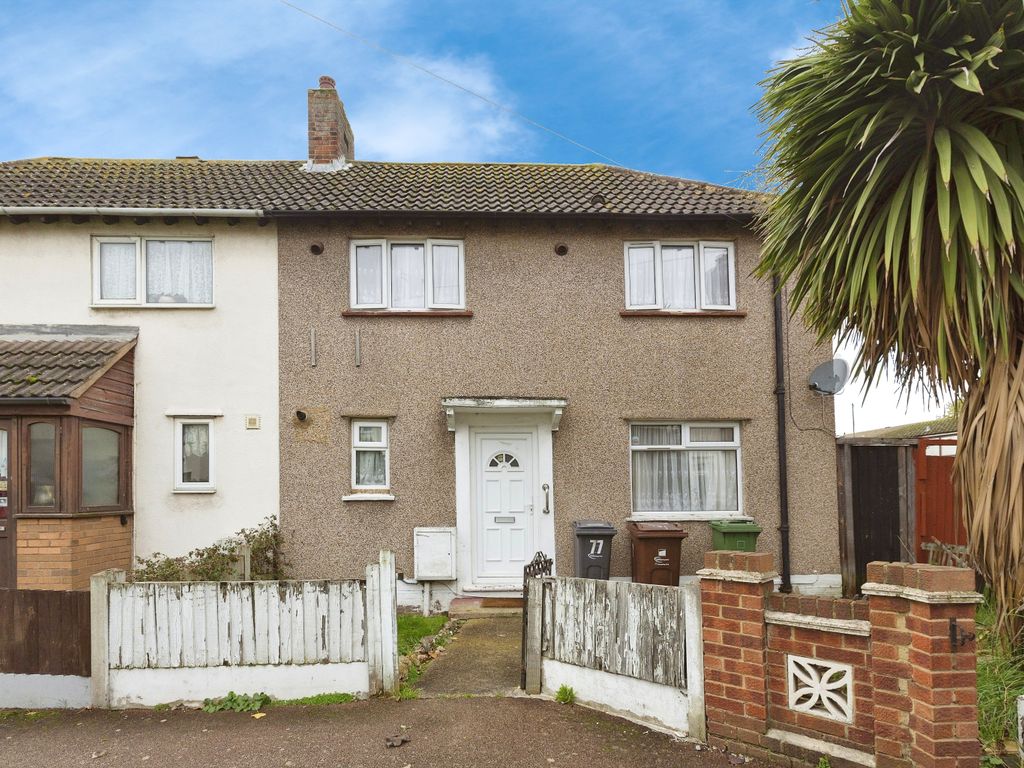 3 Bed Semi Detached House For Sale In Sutton Road Barking Essex Ig11
