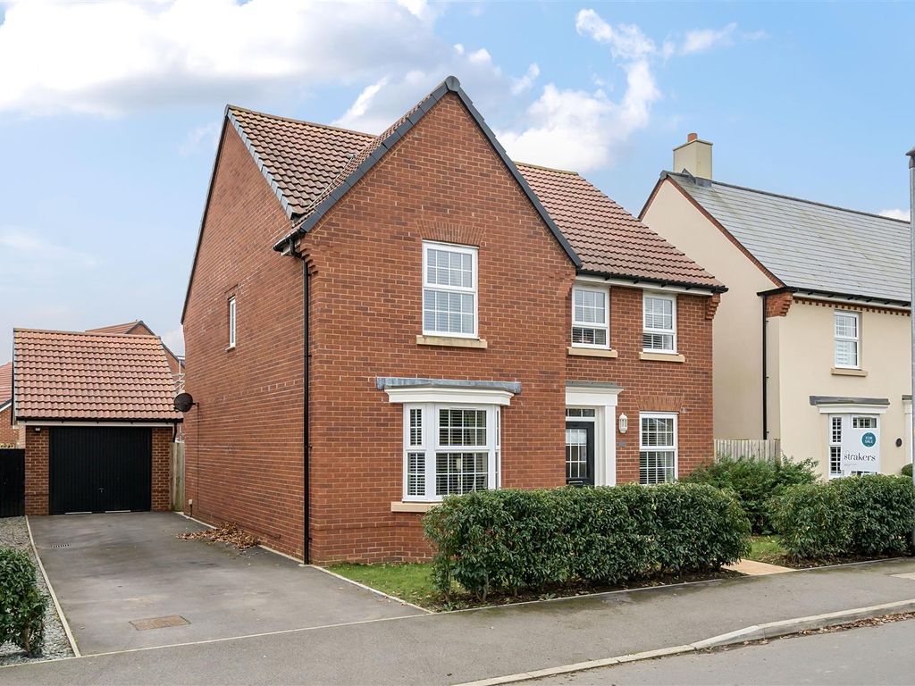 4 bed detached house for sale in Erghum Lane, Devizes SN10, £500,000 ...
