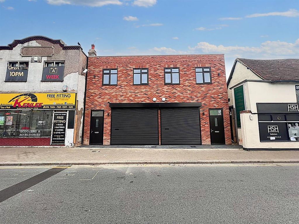 1 bed flat to rent in North Street, Romford RM1, £1,500 pcm - Zoopla