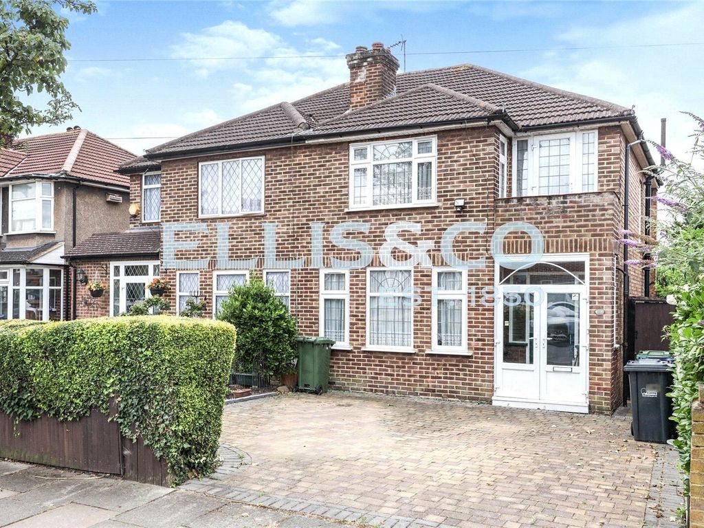 3 Bed Semi Detached House For Sale In Daryngton Drive Greenford Ub6 £