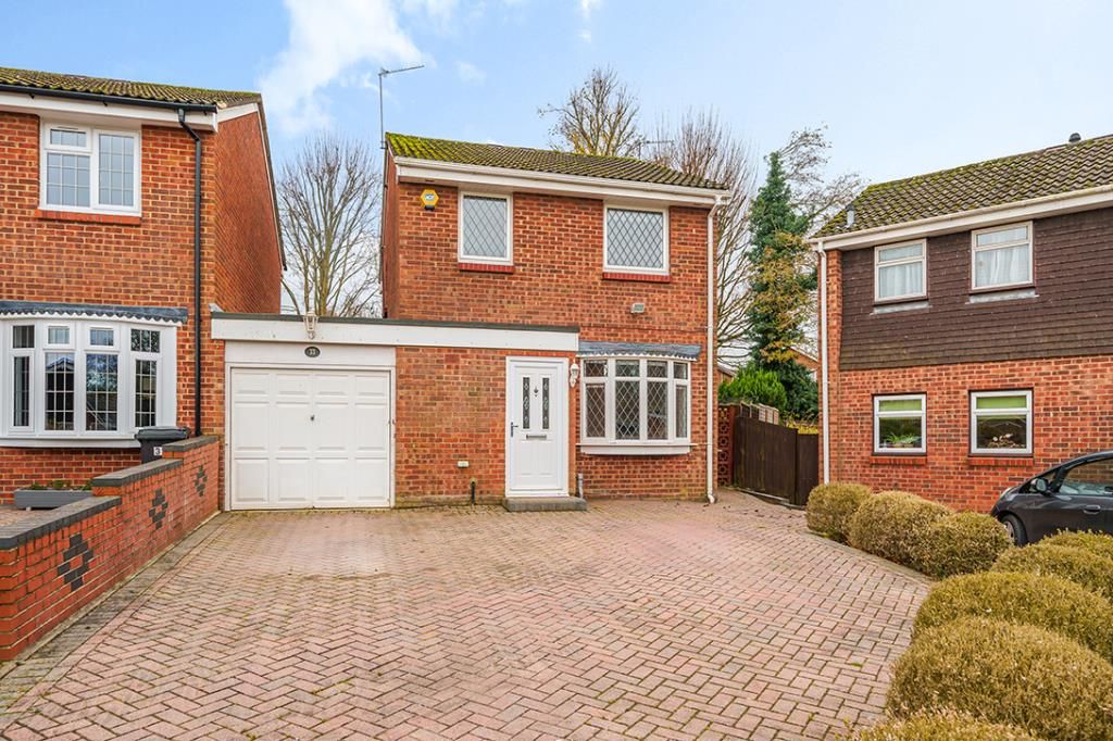 3 bed link-detached house for sale in Basingstoke, Hampshire RG21, £ ...