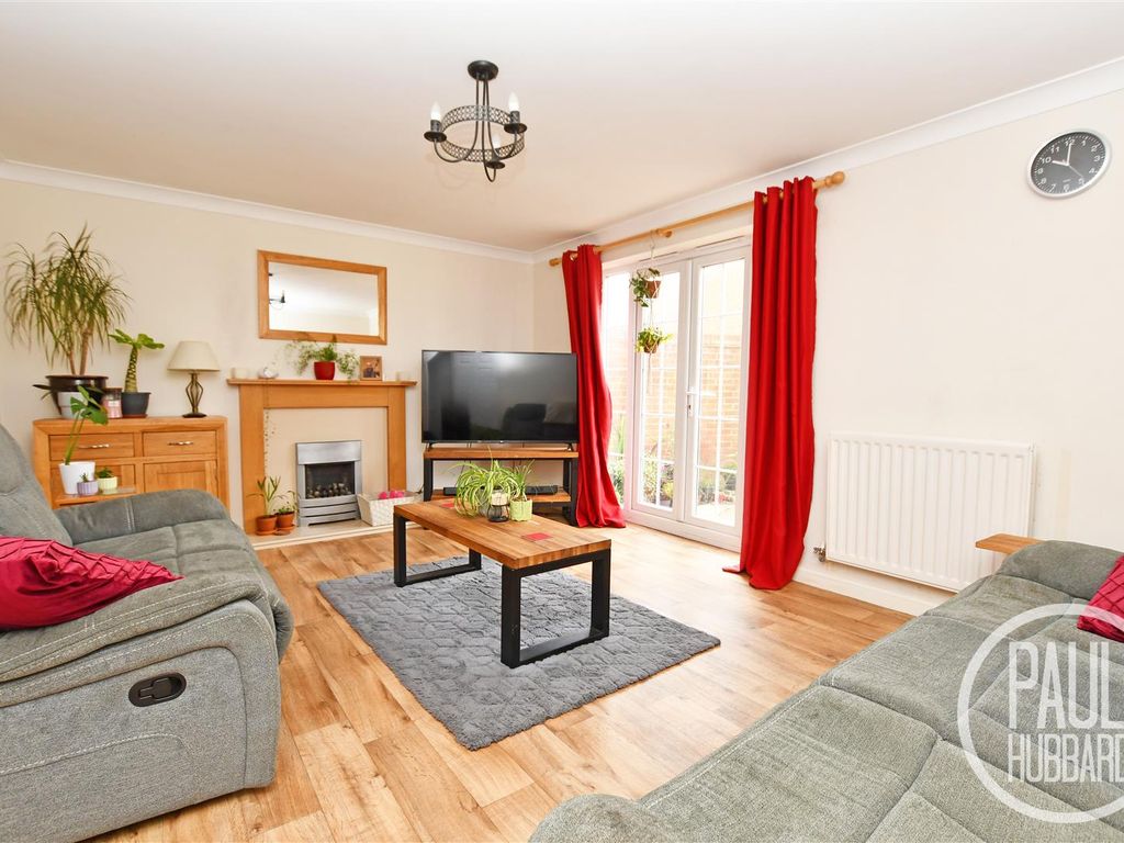 6 bed detached house for sale in Abbeydale, Carlton Colville NR33, £ ...