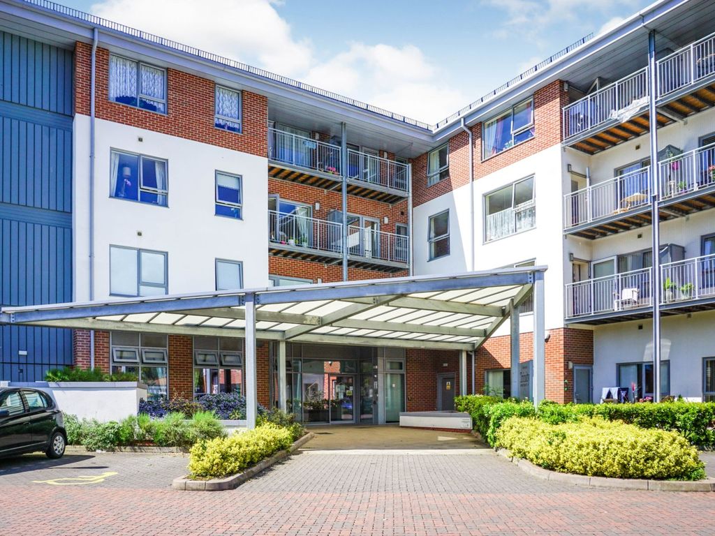 2 bed flat for sale in 1 Trinity Way, Solihull B90 - Zoopla