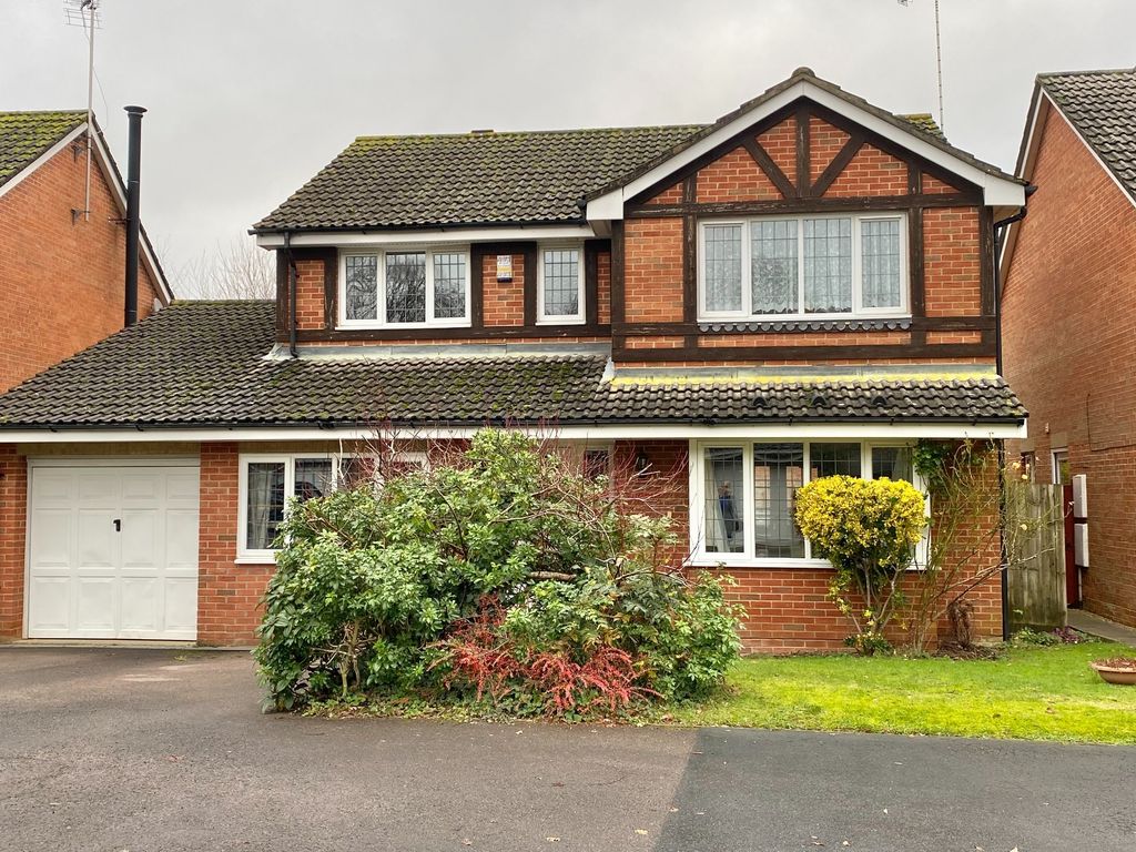 5 bed detached house for sale in Fyfield Close, Whiteley, Fareham PO15 ...