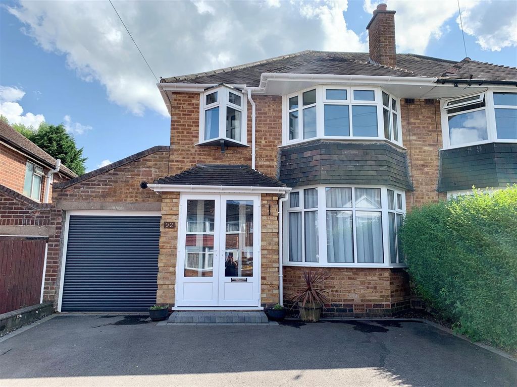 3 Bed Semi Detached House For Sale In Loynells Road Rednal Birmingham