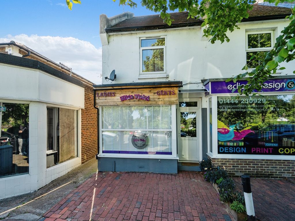 1 bed flat for sale in London Road, Burgess Hill RH15, £160,000 - Zoopla