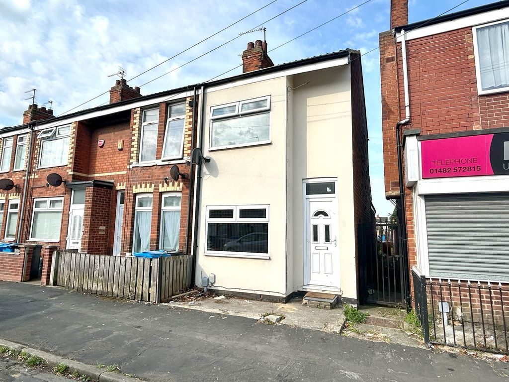 2 bed end terrace house to rent in Essex Street, Hull HU4, £595 pcm ...
