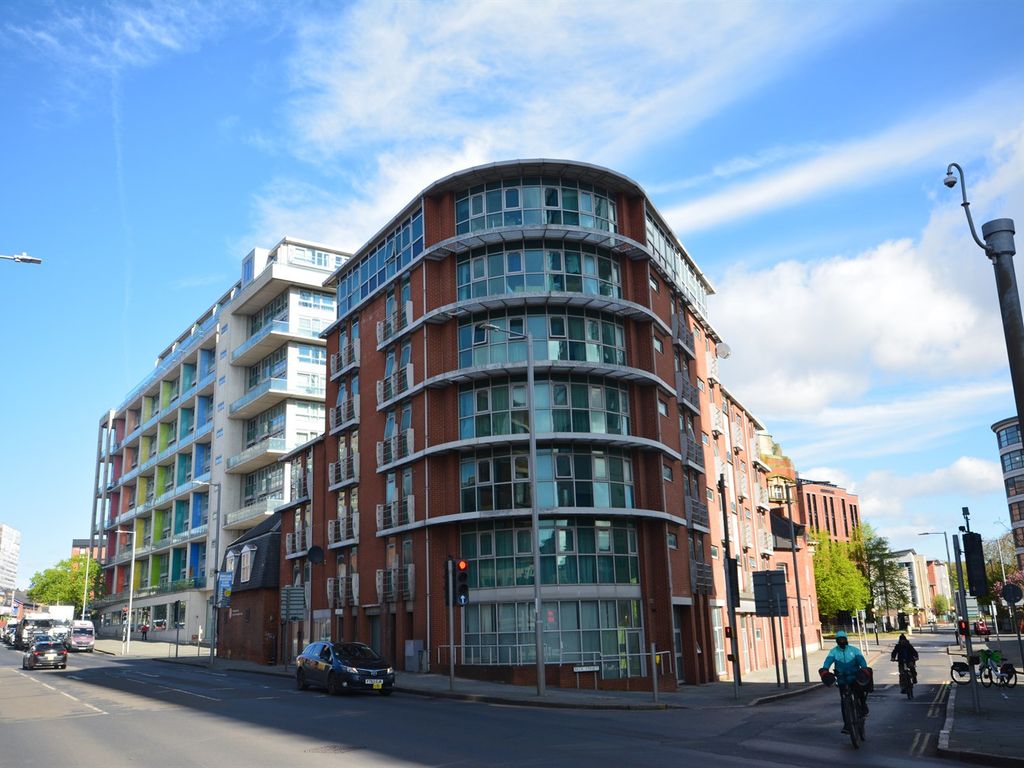 2 bed flat to rent in Bloomsbury Court, Beck Street NG1, £950 pcm - Zoopla