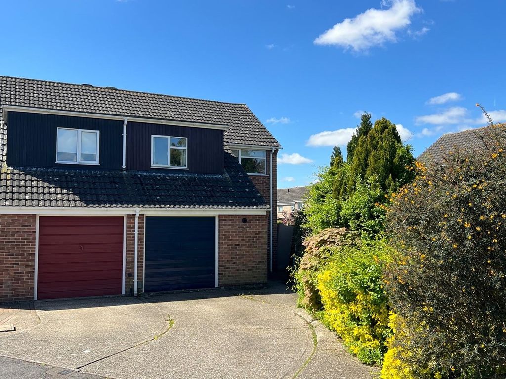3 bed semi-detached house for sale in Goldsmith Close, Thatcham RG18, £ ...