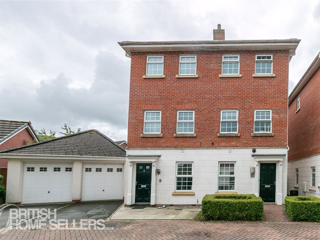 4 Bed Semi Detached House For Sale In Hunters Wood Court Chorley