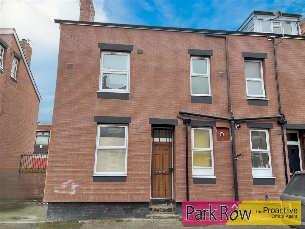 2 bed end terrace house for sale in Recreation Terrace, Leeds LS11 - Zoopla