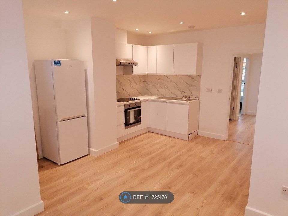 2 bed flat to rent in Kingsland Road, London E8 - Zoopla