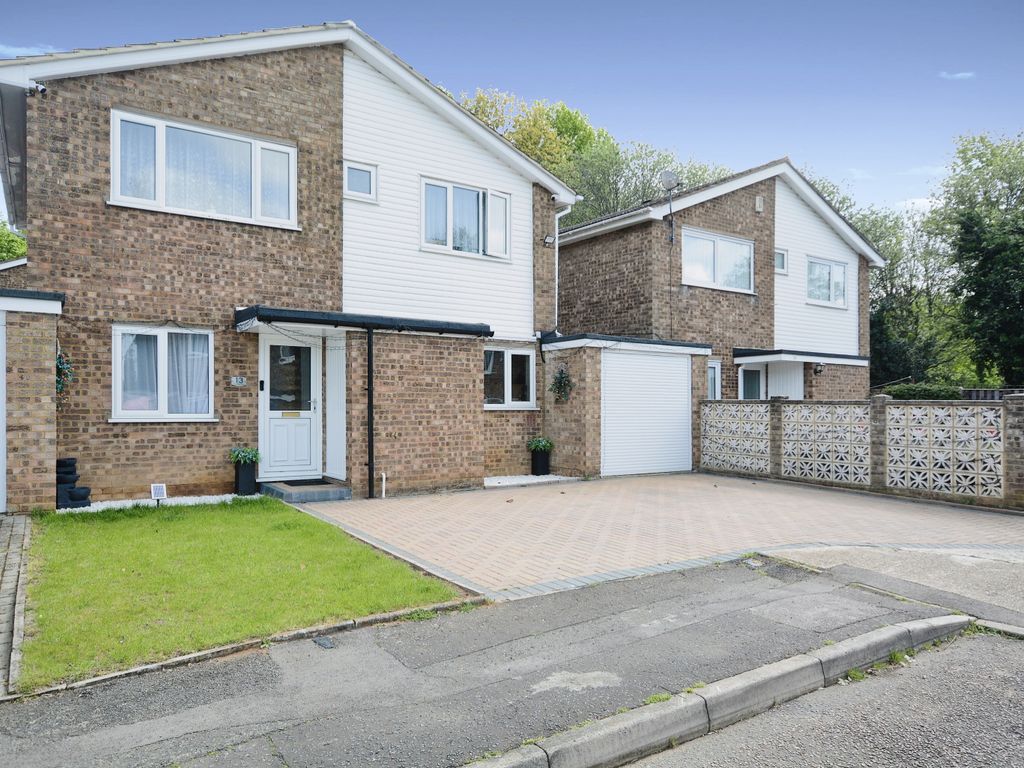 4 bed detached house for sale in East Priors Court, Northampton NN3 ...