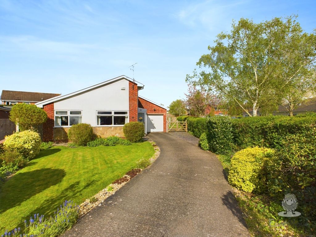 2 bed detached bungalow for sale in Sandown Road, Bangor-On-Dee ...