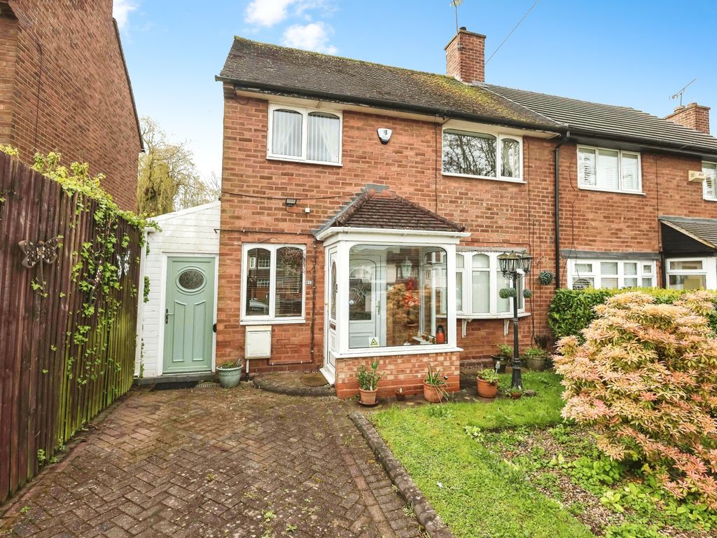 3 Bed Semi Detached House For Sale In Cromwell Lane Birmingham West