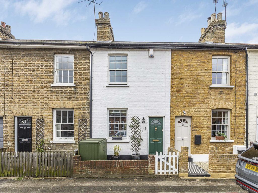 2 bed terraced house for sale in May Road, Twickenham TW2, £675,000 - Zoopla