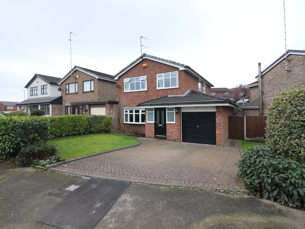 4 Bed Link Detached House For Sale In March Drive Bury Greater