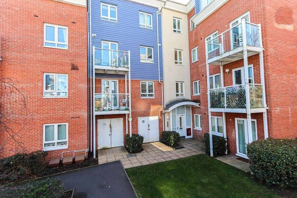 2 bed flat to rent in Ausden Place, Pumphouse Crescent, Watford WD17, £ ...