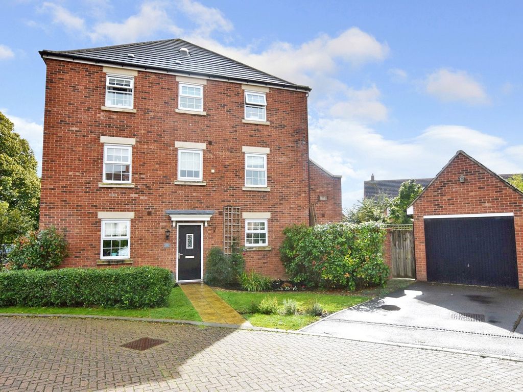 4 bed end terrace house for sale in Potteries Lane, Chilton, Didcot ...