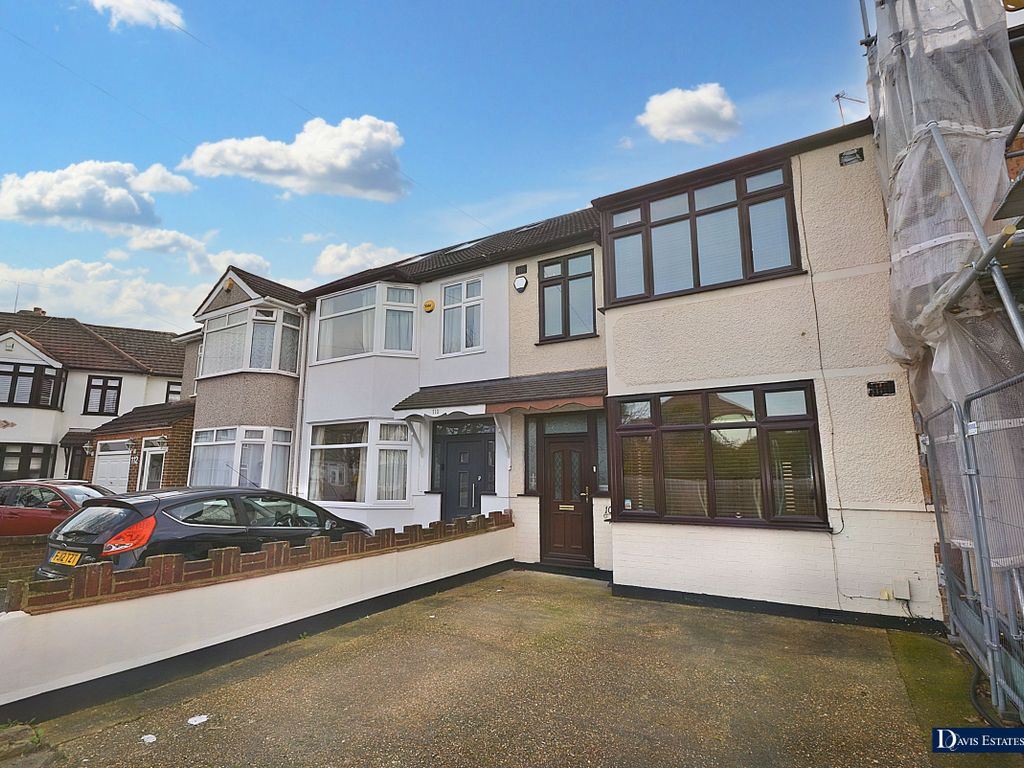 3 Bed Terraced House For Sale In Belgrave Avenue Gidea Park Romford