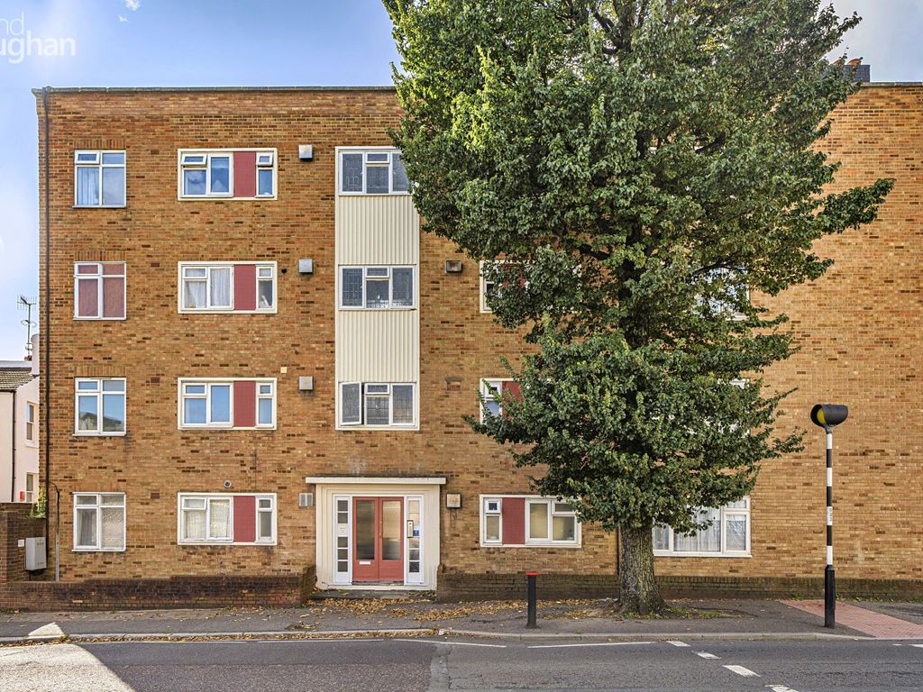 1 bed flat to rent in Eaton Place, Brighton, East Sussex BN2, £1,250 ...