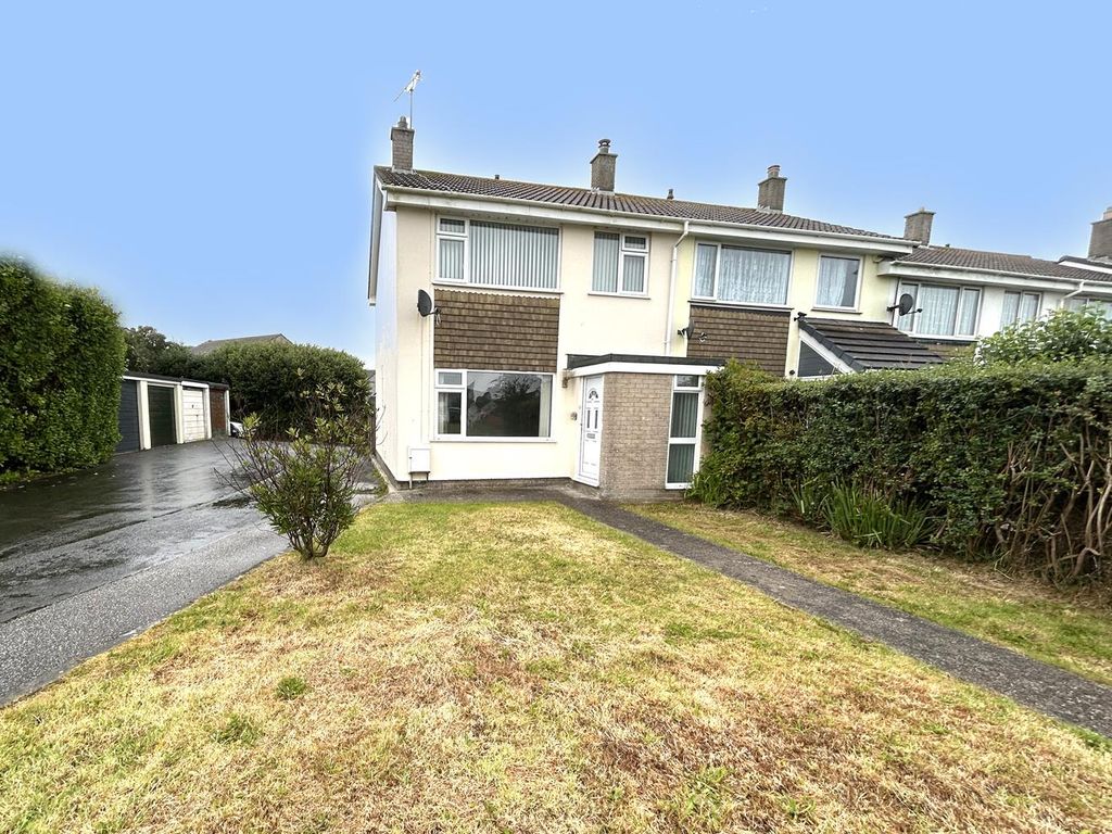 3 bed end terrace house for sale in Trenethick Avenue, Helston TR13, £ ...