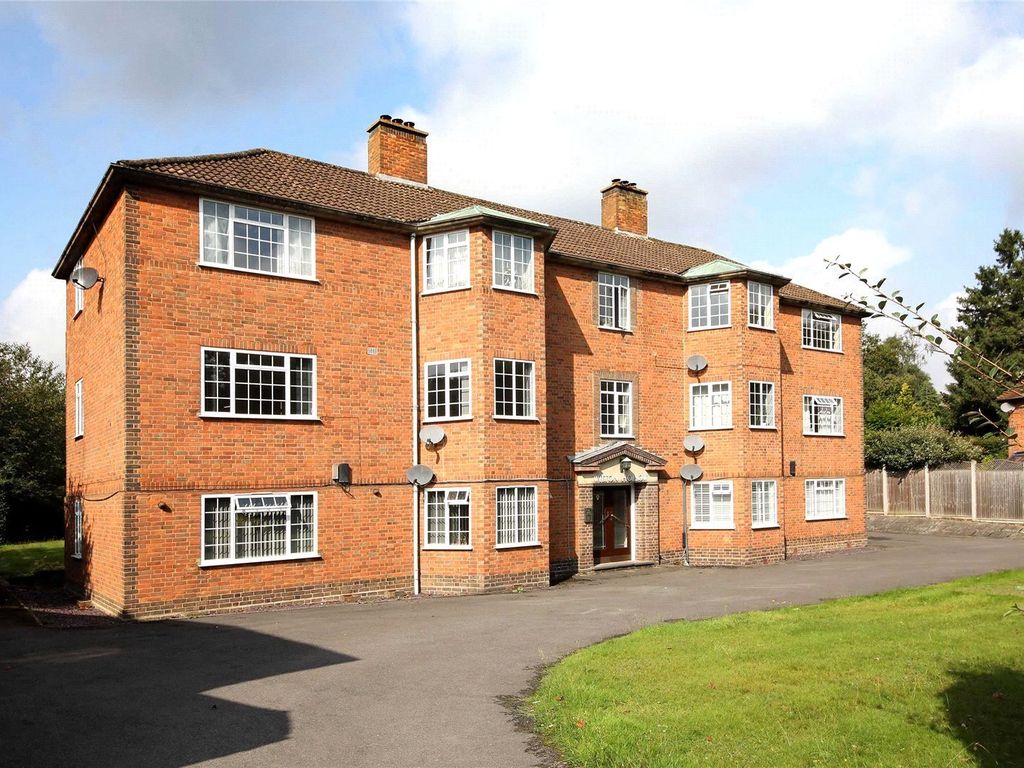 2 bed flat for sale in Amersham Road, Beaconsfield HP9, £350,000 - Zoopla