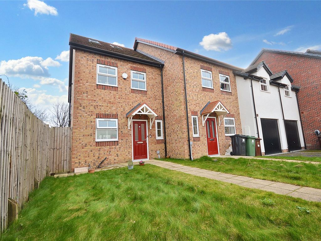 3 Bed Semi Detached House For Sale In Woodhouse Hill Drive Leeds West