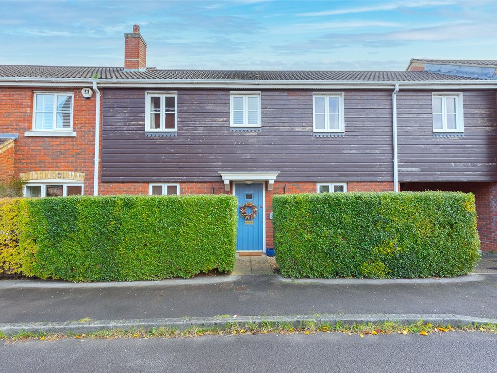 4 bed terraced house for sale in Turgis Road, Fleet GU51, £495,000 - Zoopla