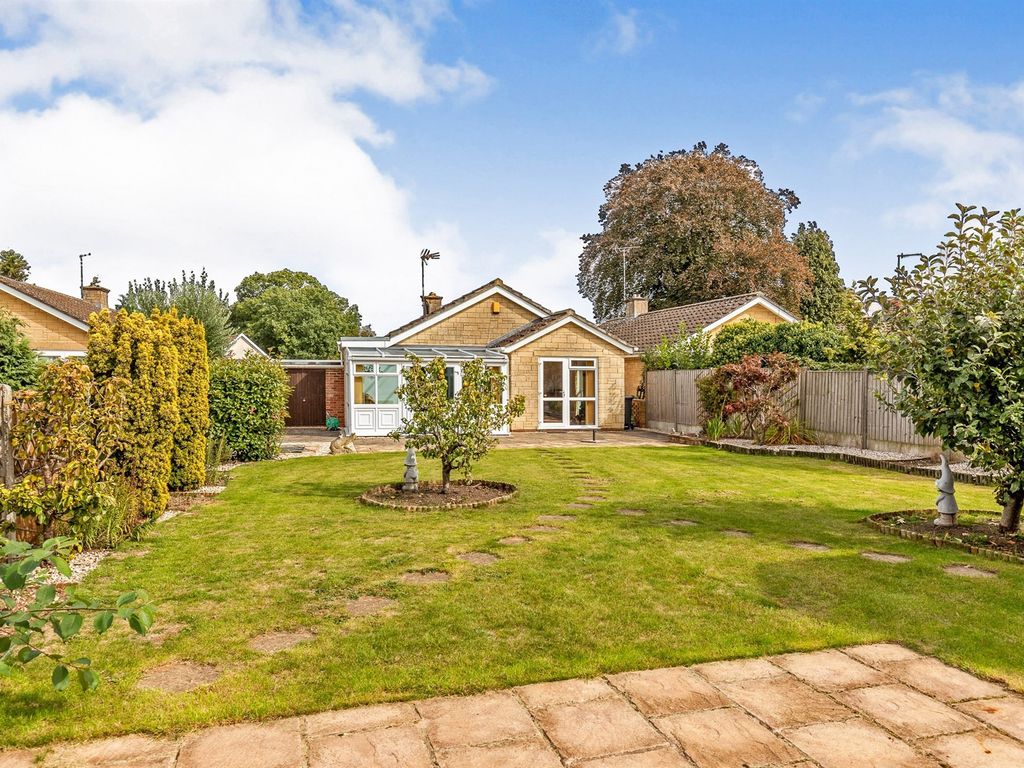 3 bed detached bungalow for sale in Rose Acre, Brentry, Bristol BS10 ...