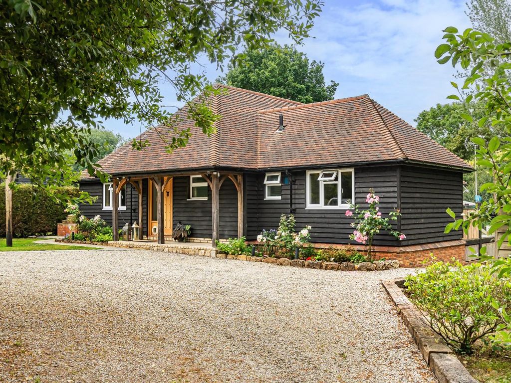 3 bed detached house for sale in Kingsnoad Farm, Pye Corner, Ulcombe ...