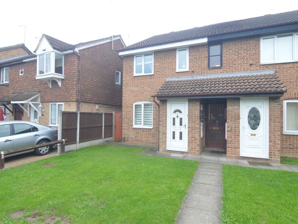1 bed flat to rent in Burns Place, Tilbury RM18, £1,000 pcm - Zoopla