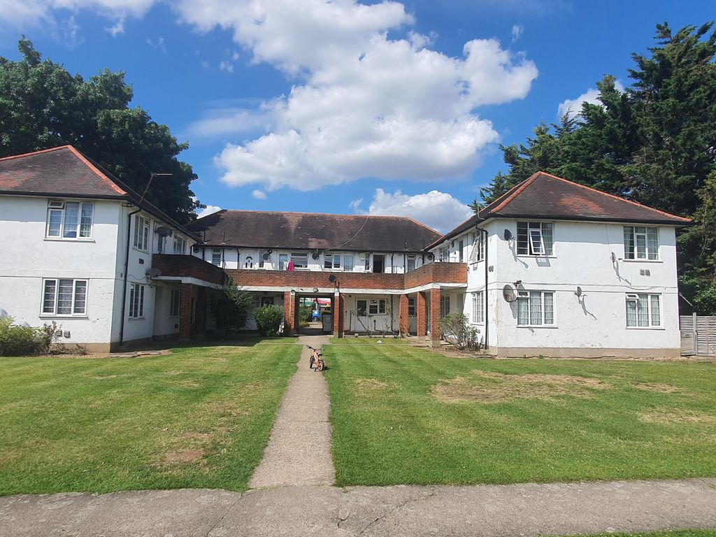 Block of flats to rent in Bath Road, Hounslow TW4, £1,850 pcm - Zoopla
