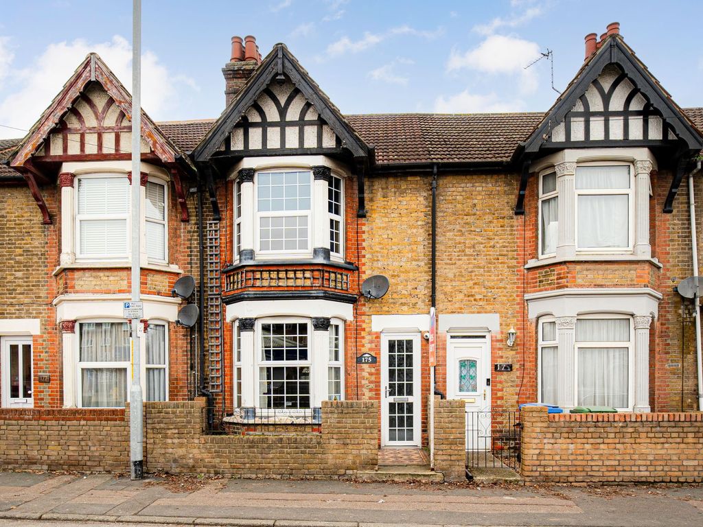 3 Bed Terraced House For Sale In Chalkwell Road Sittingbourne Me10 £