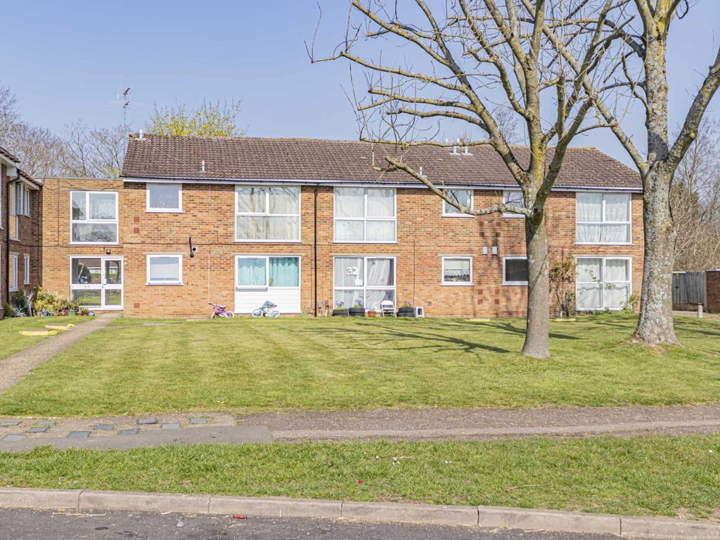 2 bed flat to rent in Perry Green, Woodhall Farm HP2 - Zoopla