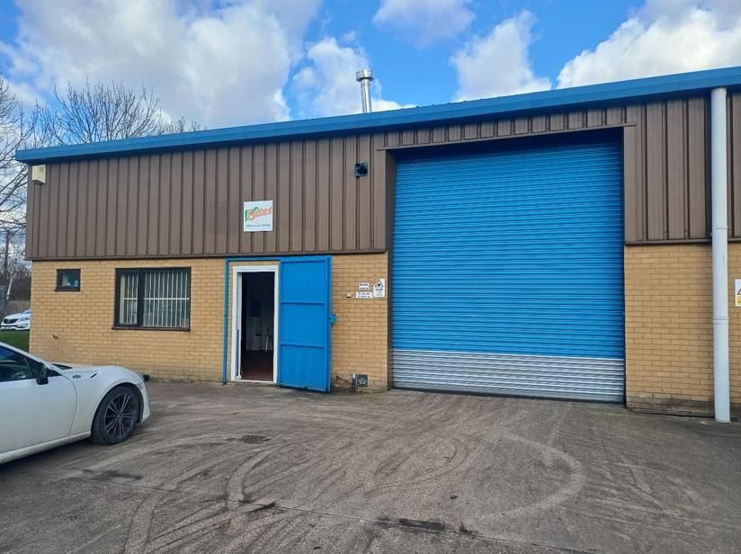Light industrial to let in 4 Darwin Court, Trevithick Road, Willowbrook ...