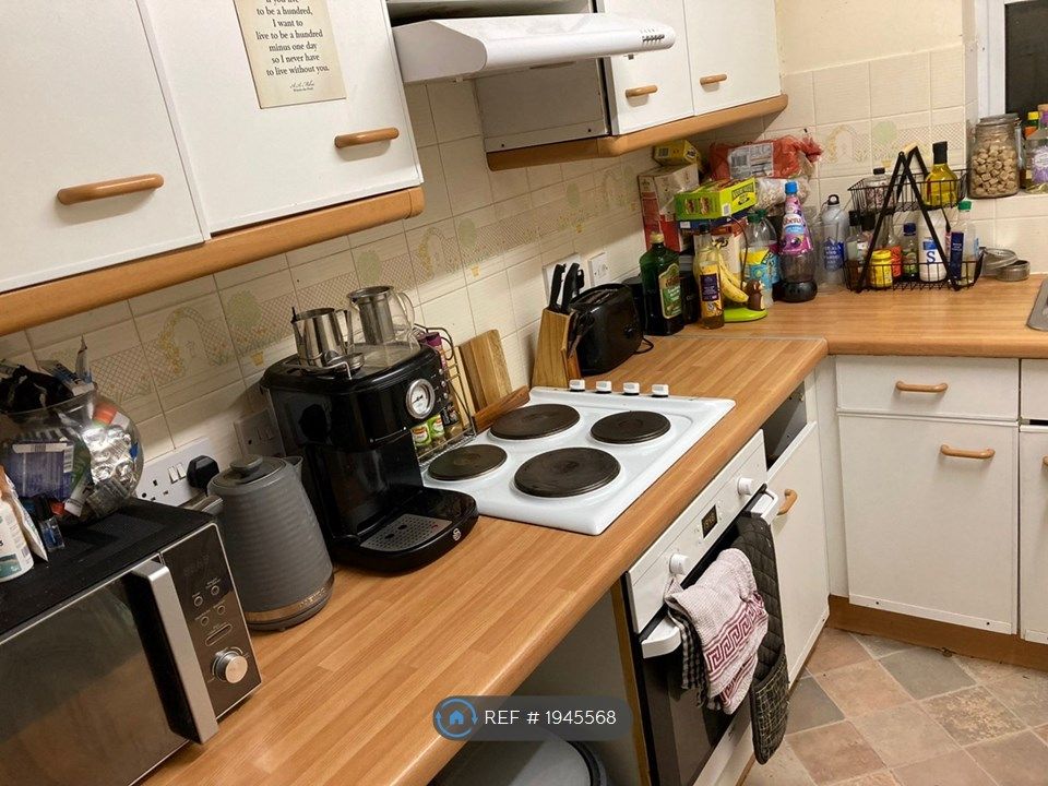 2 bed flat to rent in Rose Kiln Lane, Reading RG1, £1,200 pcm - Zoopla