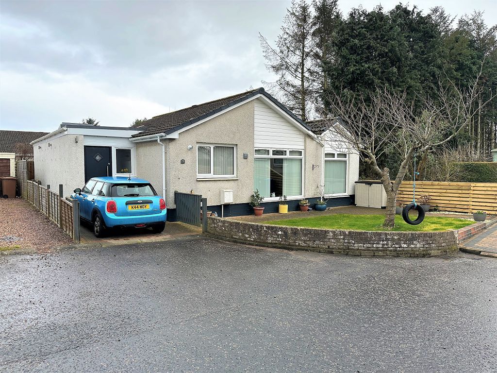4 bed detached bungalow to rent in Hillfield Road, Balmullo, St ...