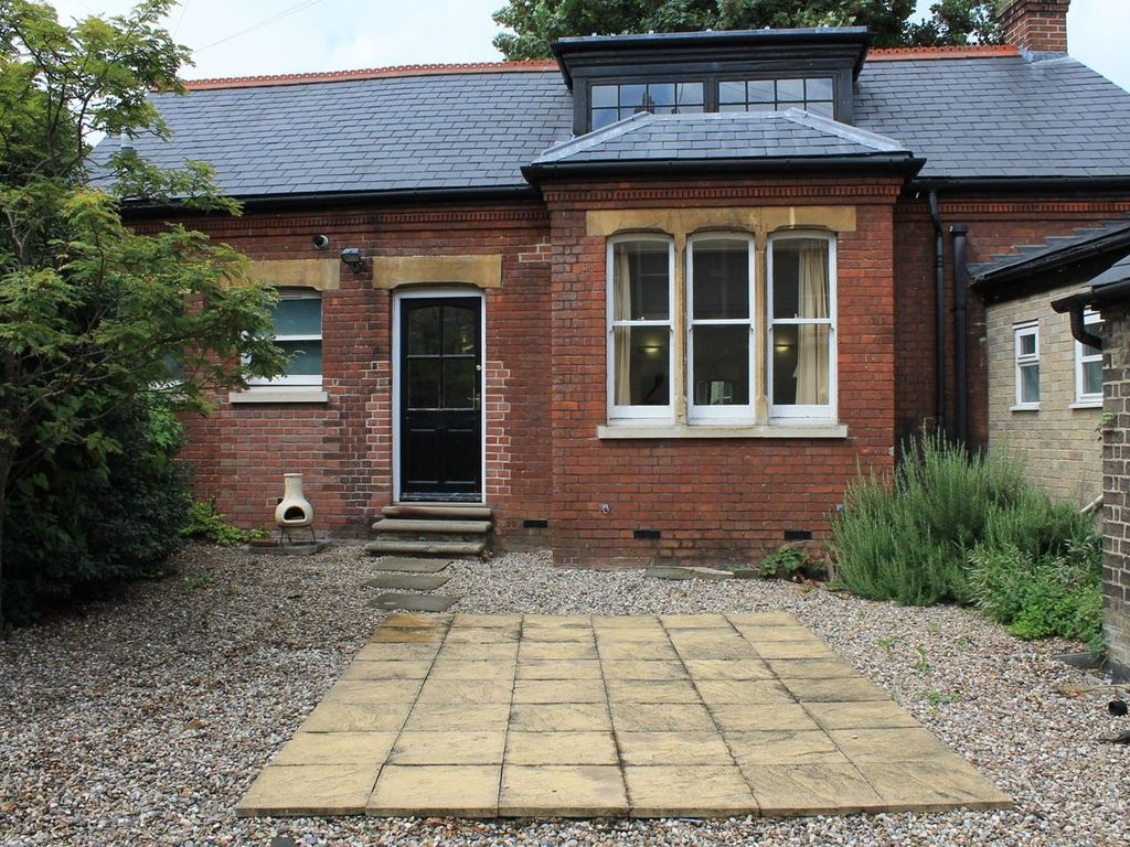1 bed bungalow to rent in Albert Street, Cambridge CB4, £1,500 pcm - Zoopla