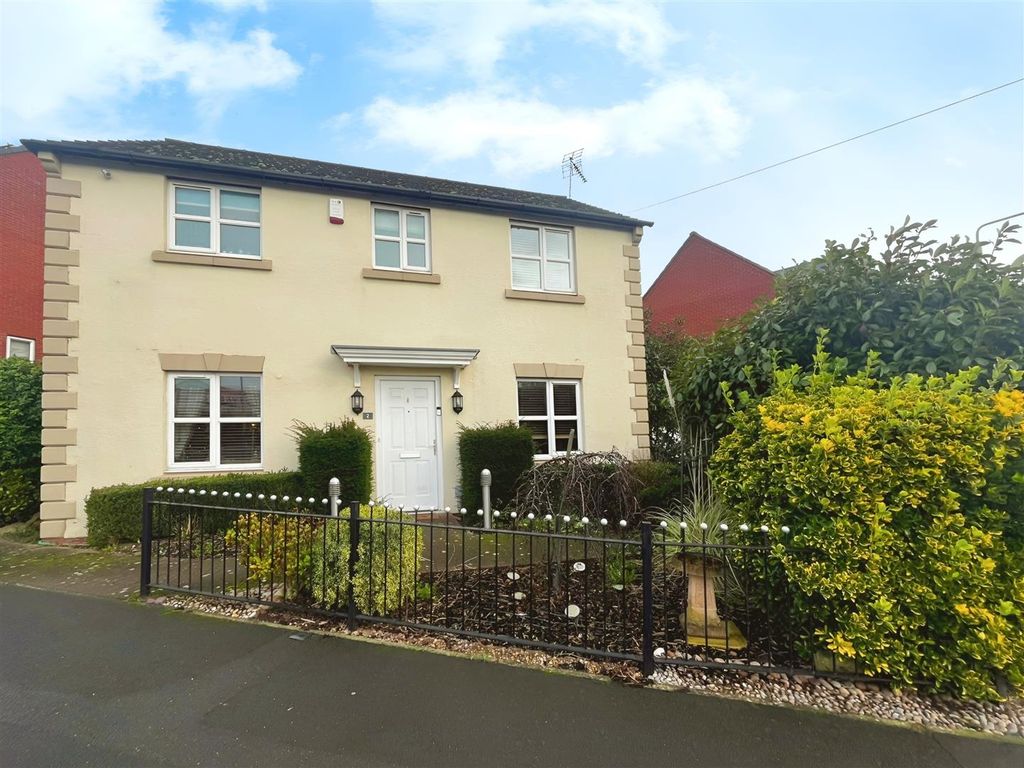 3 Bed Detached House For Sale In Thoresby Road Mansfield Woodhouse