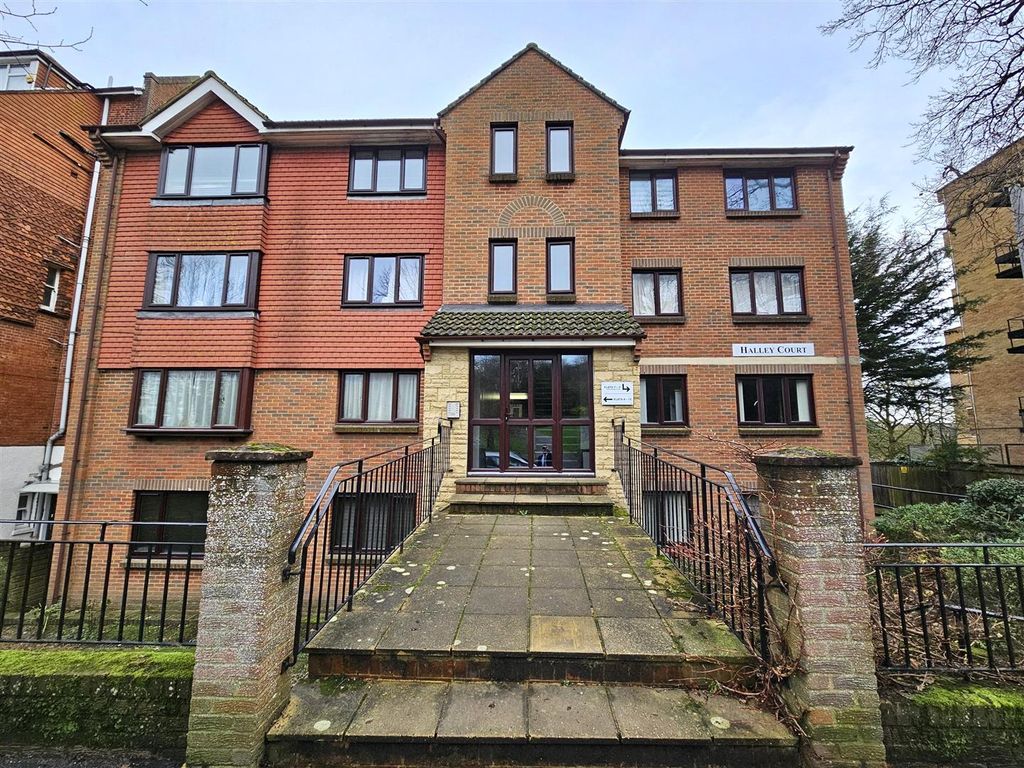 2 bed flat for sale in London Road, St. Leonards-On-Sea TN37, £200,000 - Zoopla