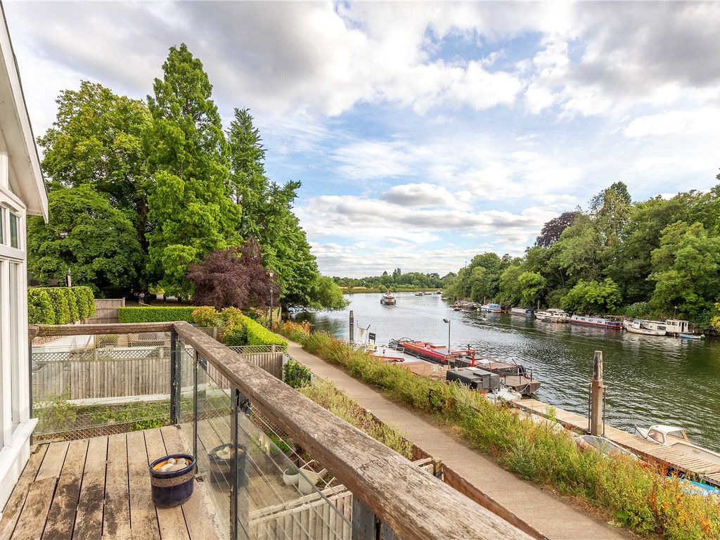 3 bed flat for sale in Petersham Road, Richmond TW10 - Zoopla