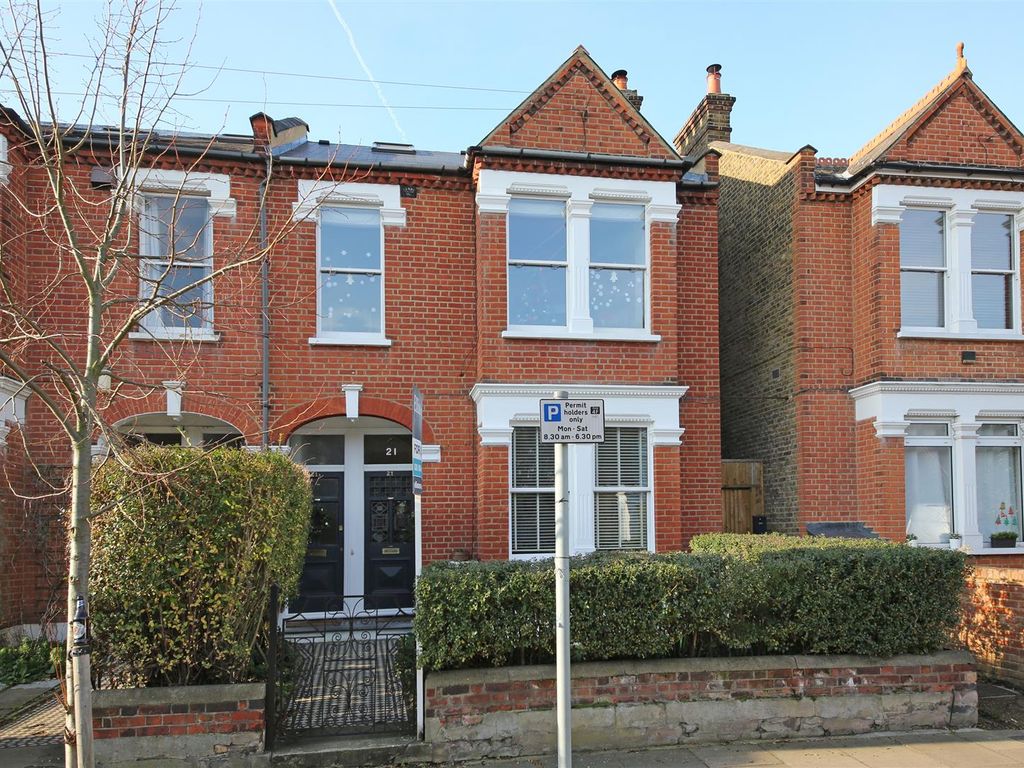 1 bed flat to rent in Montague Road, London SW19, £1,850 pcm - Zoopla