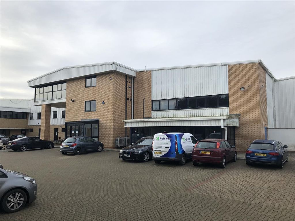 Office to let in Ff Office, 6 Lands End Way, Oakham LE15, £14,000 pa ...