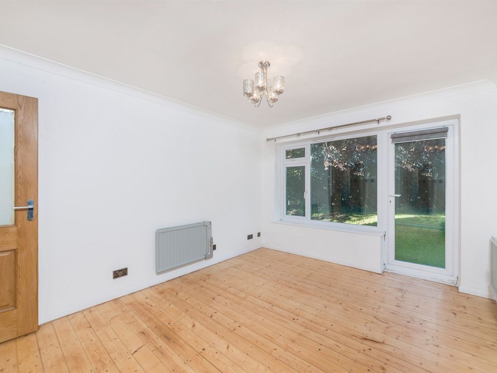 2 Bed Flat To Rent In Cavendish Road Colliers Wood London Sw19 £