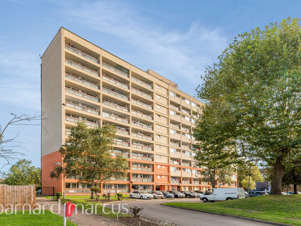 1 bed flat to rent in Phipps Bridge Road, Mitcham CR4, £1,150 pcm - Zoopla