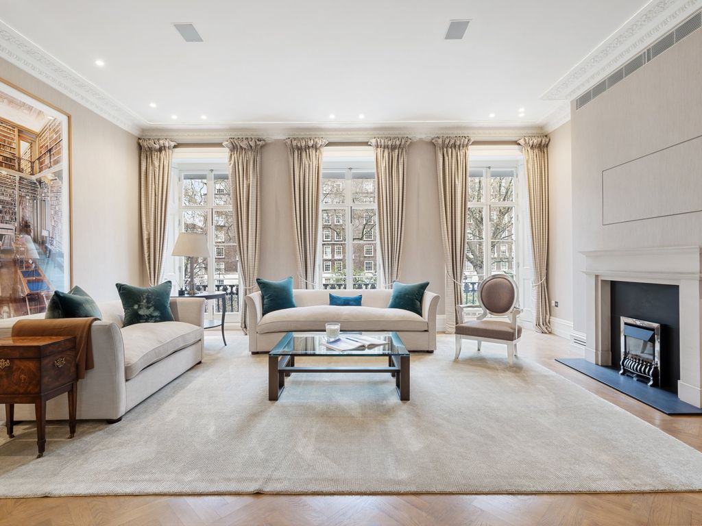 3 bed flat for sale in Lowndes Square, London SW1X - Zoopla