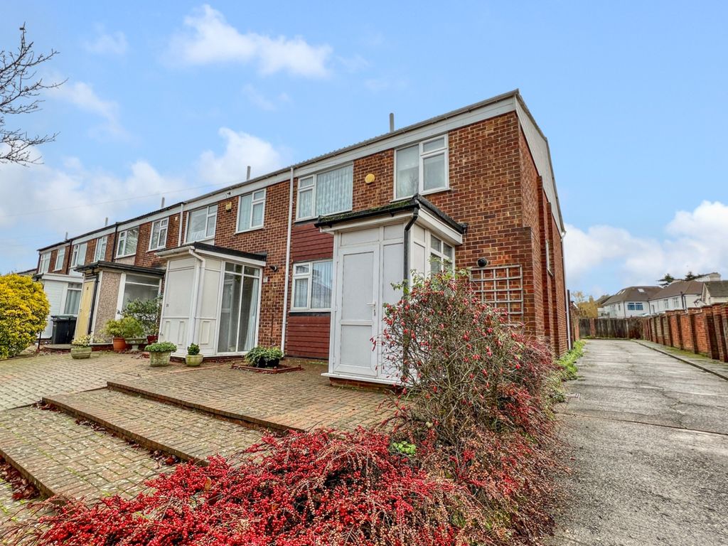 3 bed end terrace house for sale in Ascot Road, Gravesend DA12 - Zoopla