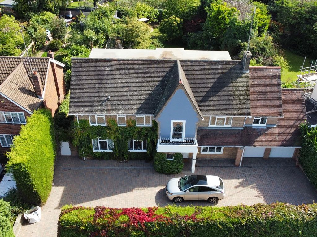 6 bed detached house for sale in Daventry Road, Styvechale, Coventry ...